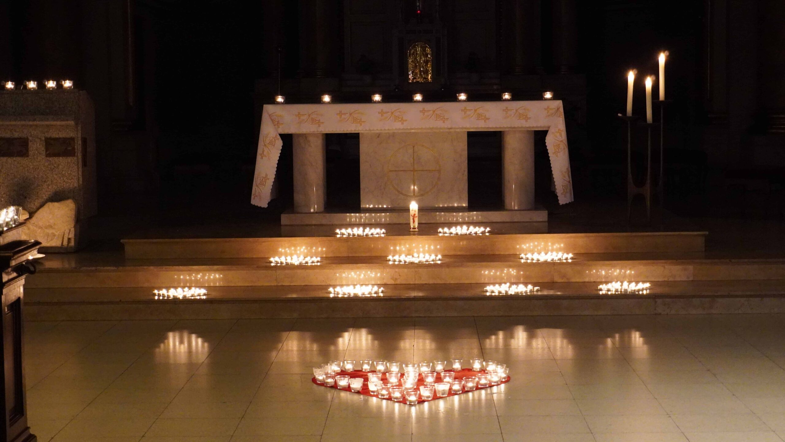 Nacht der Lichter – Gebet um den Frieden | Pfarre Zum Göttlichen Wort